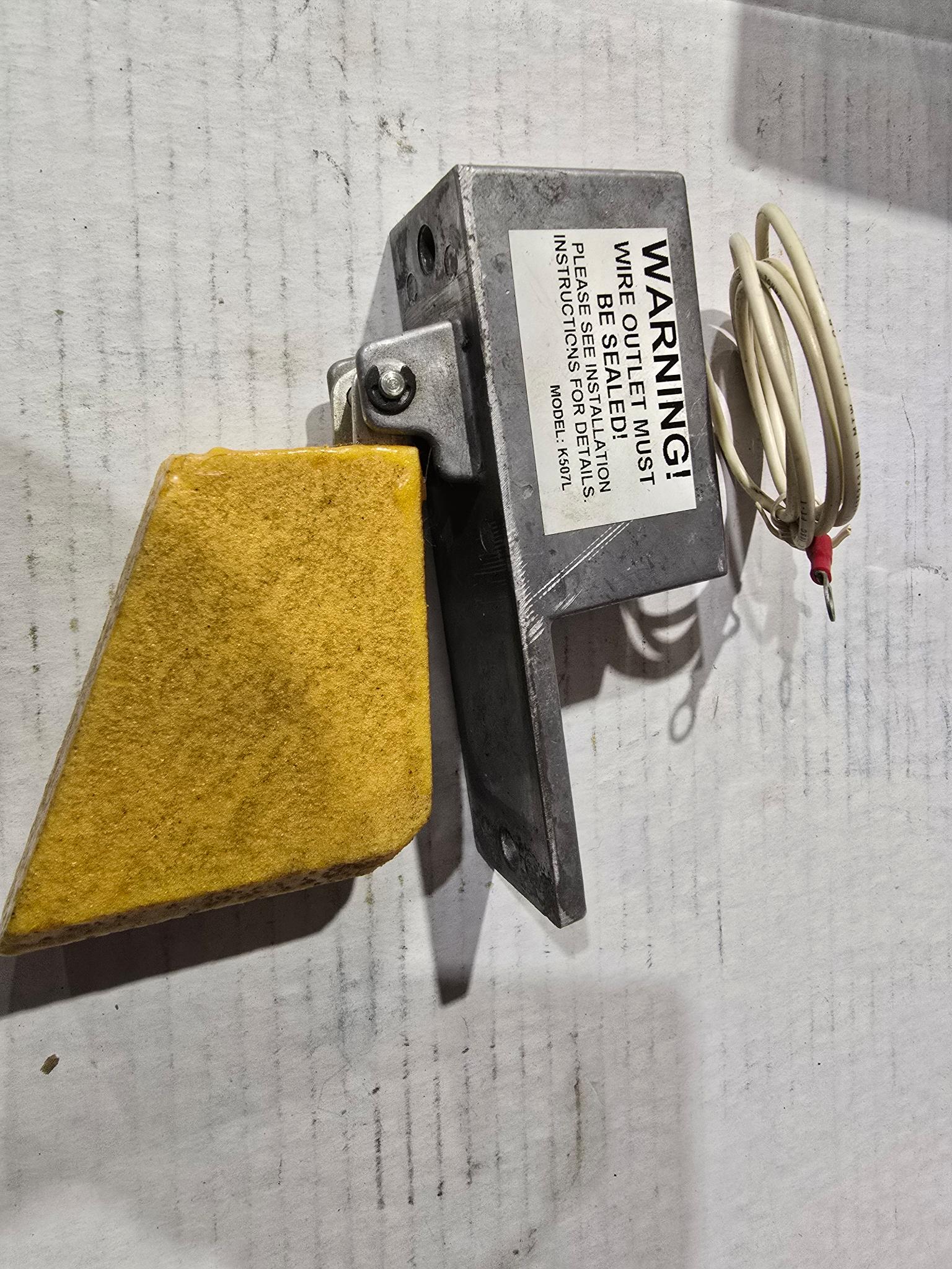 Kenco 507L Oil Level Controller Switch (USED) – ETI Sales