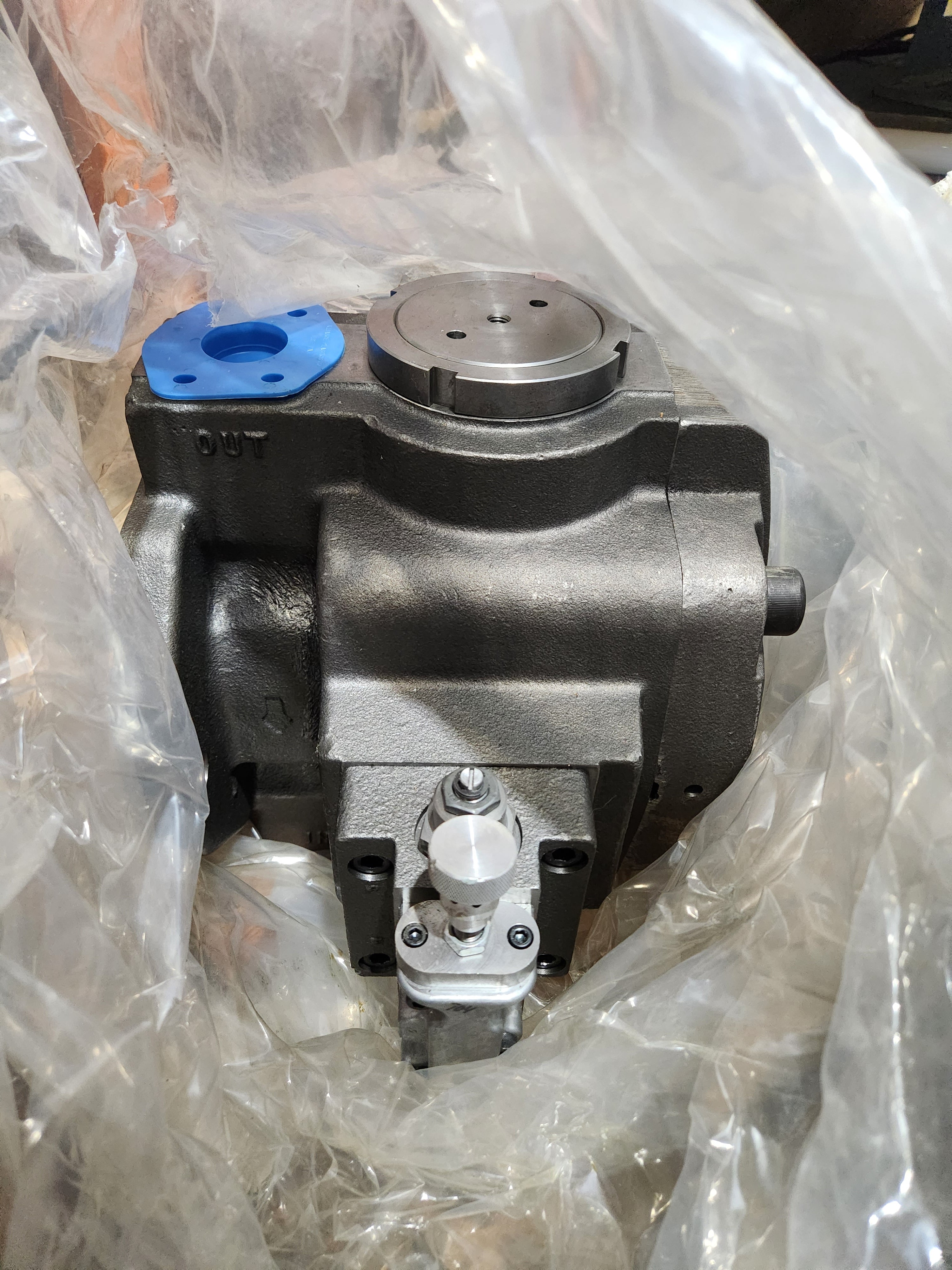 Bosch Variable Displacement Vane Pump, Pressure Compensated - 05138702 ...